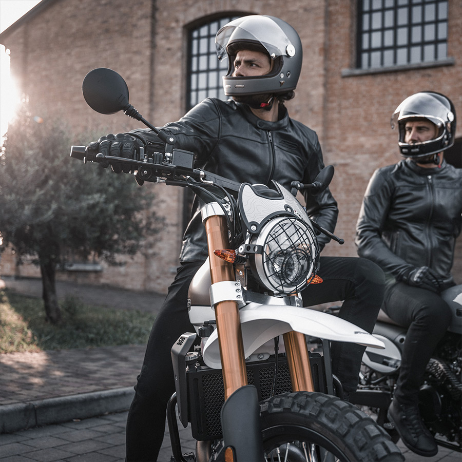 AXO: Motorbike Clothing and Protections