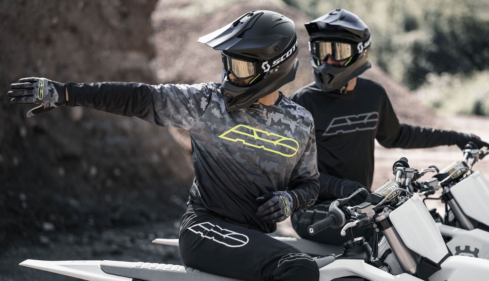 AXO: Motorbike Clothing and Protections